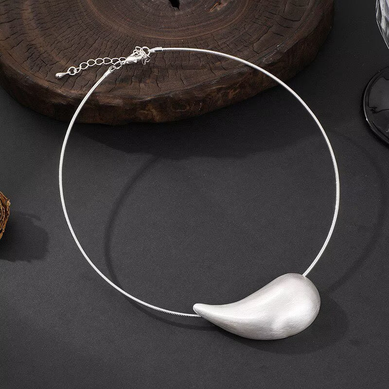 Rounded Corners Metal Necklace N5682 – Ole